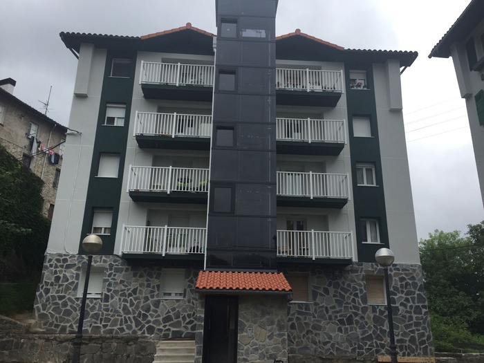 Fachada ascensor Bergara